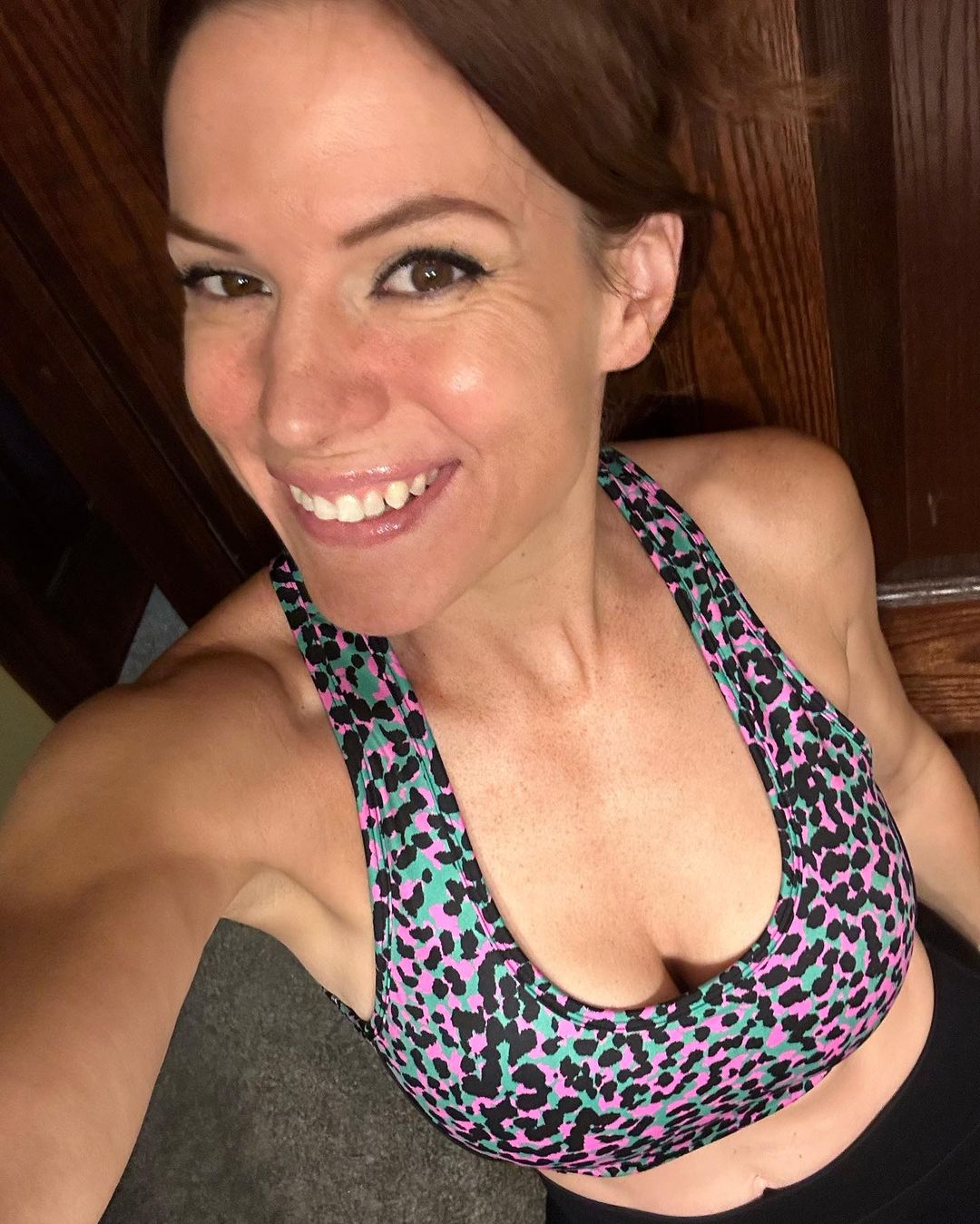 15-Min Total Body Interval Workout – No Equipment Home Workout | Bender Fitness